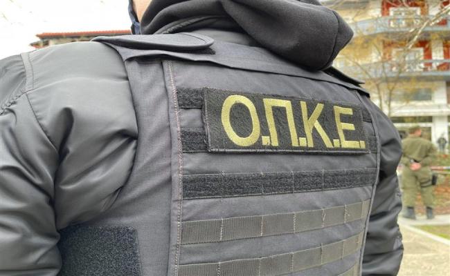 Αστυνομικοί της Ο.Π.Κ.Ε. συνέλαβαν 2 άτομα για κατοχή ναρκωτικών στην ...
