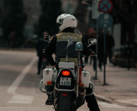 Τροχονόμοι έβγαλαν "λαβράκι" | PoliceNET of Greece